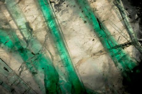 Quartz with acicular emerald inclusions - www.gem-passion.com | Gagan ...